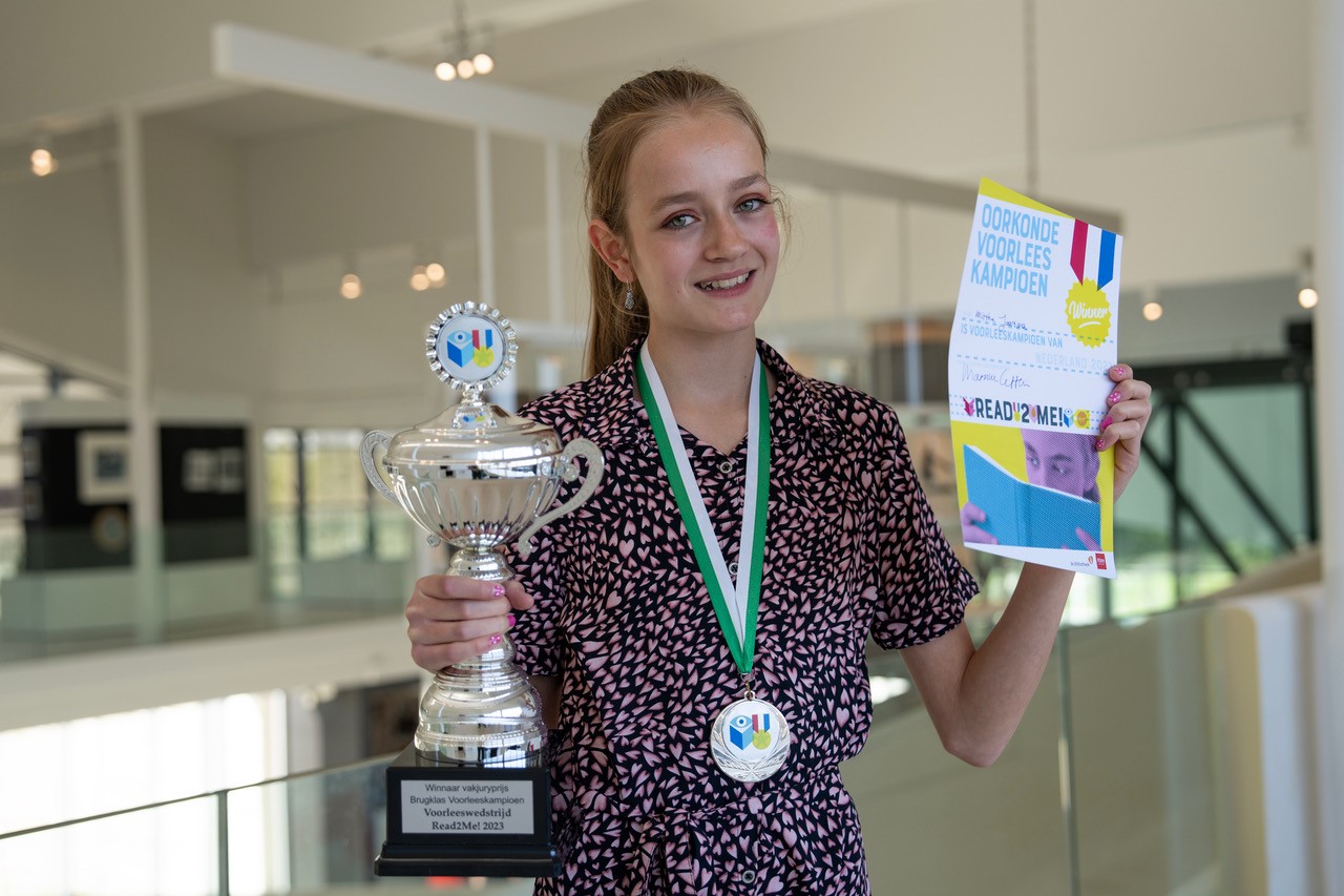 Mirthe Jaarsma is Brugklas Voorleeskampioen van 2023! - Stichting Lezen